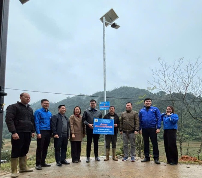 Tổ chức Lễ bàn giao Công trình "Năng lượng xanh - Sáng vùng cao" tại ...